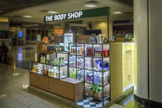 The Body Shop: Pop up store - Visual merchandising - Retroiluminados